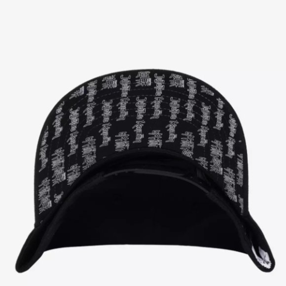 Hot Topic | Accessories | Jujutsu Kaisen Yuji Vs Mahito Patch Snapback ...